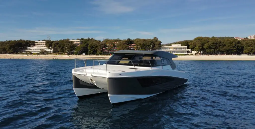 Performance and Luxury | MAKAI Power Catamarans
